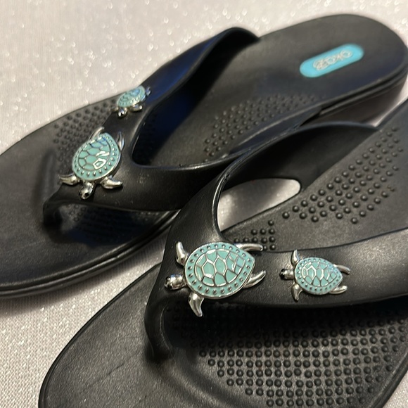 OKA b. | Shoes | Oka B Teresa Turtle Embellished Thong Sandals Size L ...